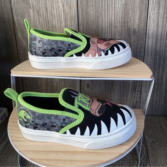 Jurassic World | Shoes | Jurassic World T Rex Dinosaur Blacklime Green ...